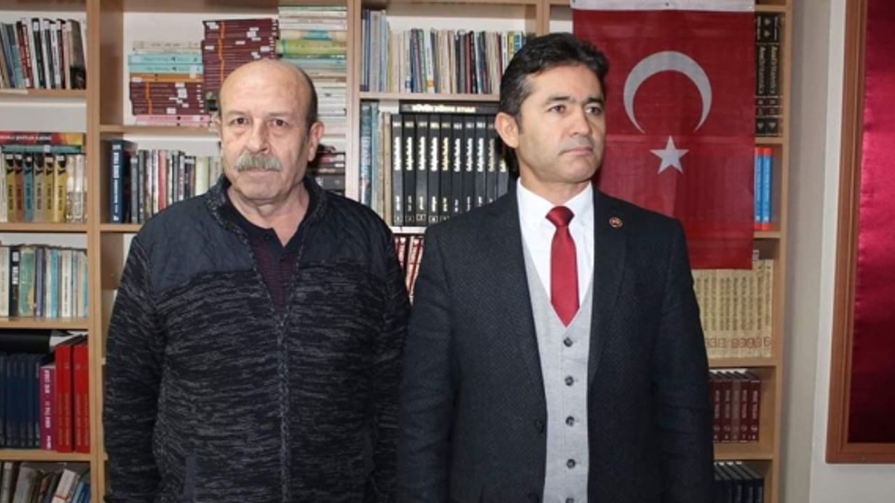 Yarbay Alkan kitabını imzaladı - Çorum Haber - Çorum Son Dakika Haberleri