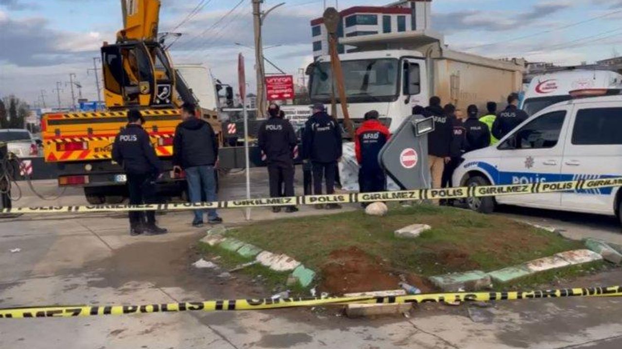 Adıyaman'da feci kaza: 19 yaşındaki motosiklet sürücüsü kamyonun ...