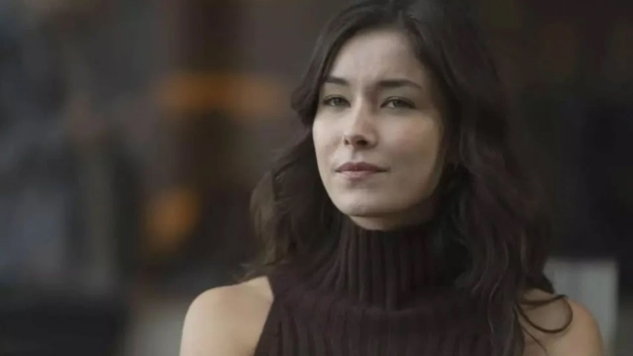 Holding dizisi Aydan kimdir? Holding'in Aydan'ı Tuğba Sunguroğlu kimdir ...