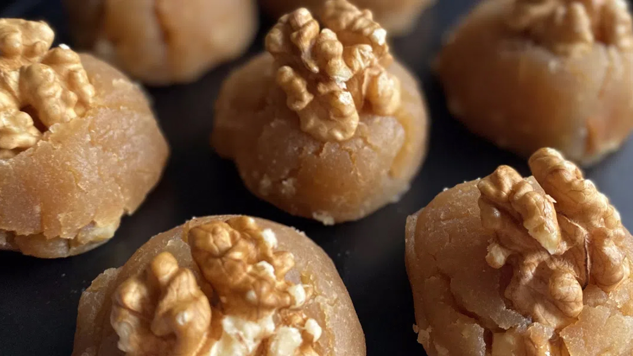 Kusursuz Un Helvası nasıl yapılır? Pamuk gibi Un Helvası tarifi - Çorum ...