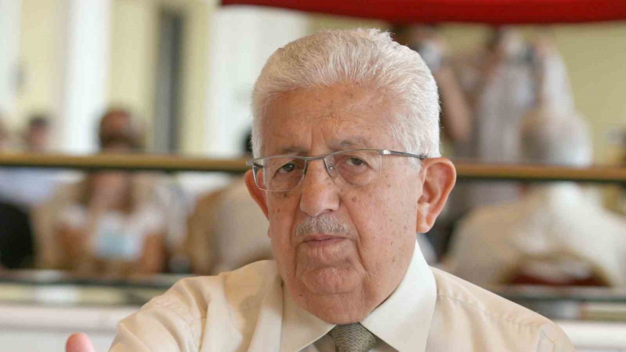 Milli Görüş Hareketi’nin liderlerinden Recai Kutan hayatını kaybetti ...